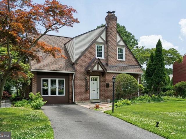 403 Walnut Hill Ln, Havertown, PA 19083
