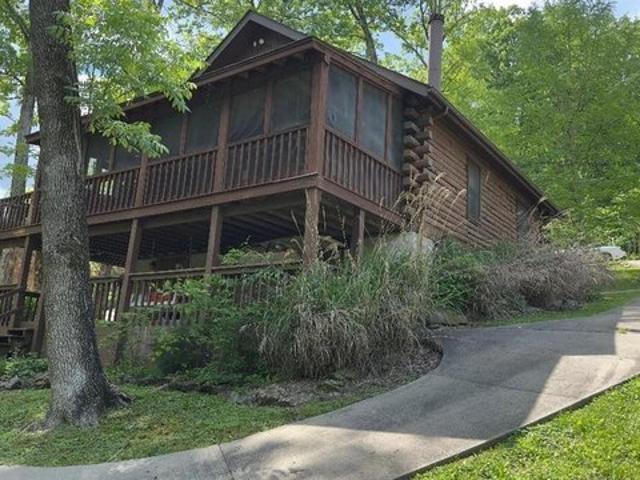 403 Timberlake Ln, McDaniels, KY 40152