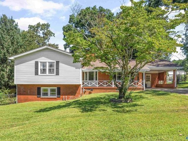 403 Van Buren St, Scottsboro, AL 35768
