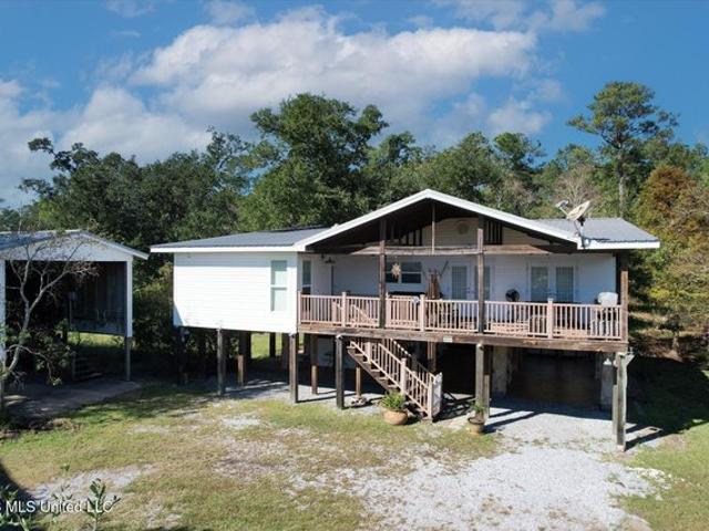 4044 Mulatto Dr, Pearlington, MS 39572