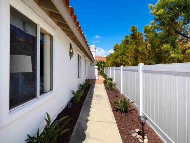 4044 Aeolia Way