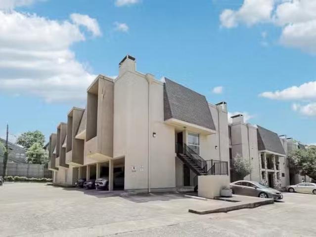4044 Buena Vista St #218, Dallas, TX 75204