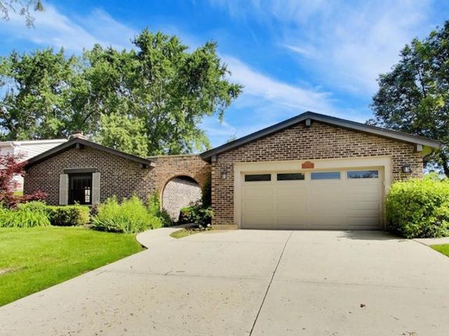 4044 Chester Dr, Glenview, IL 60026