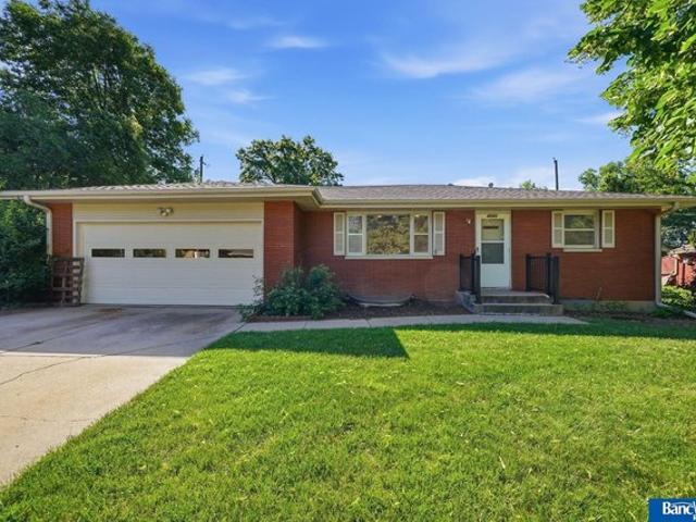 4044 S 37th St, Lincoln, NE 68506
