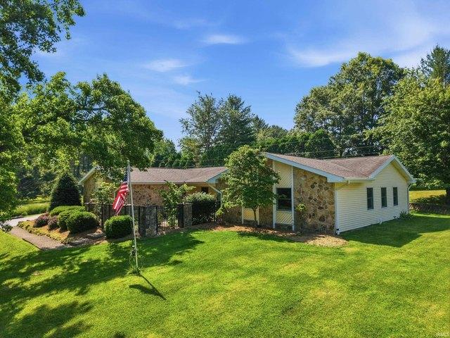4045 S Gran Haven Dr, Bloomington, IN 47401