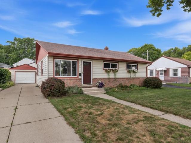 4045 S Hately Ave, Saint Francis, WI 53235