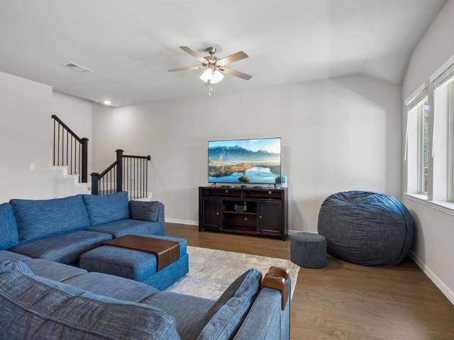 4046 Georges Bend