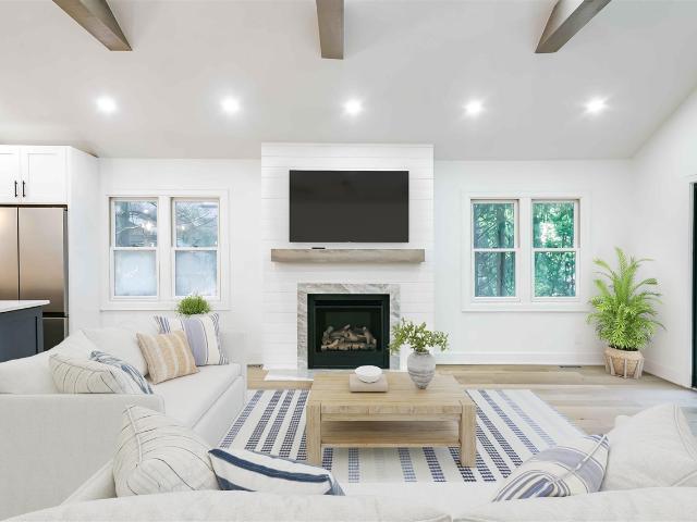 4046 Hillside Trail