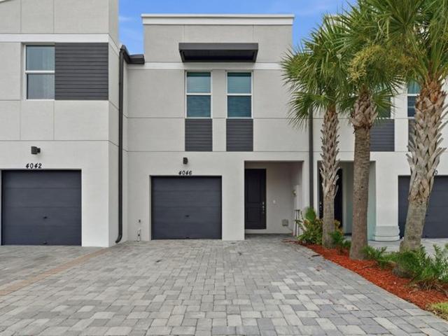 4046 Hot Springs Ave, Palm Springs, FL 33461