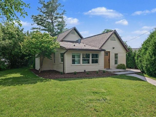 4047 N Water Rd, Sanford, MI 48657