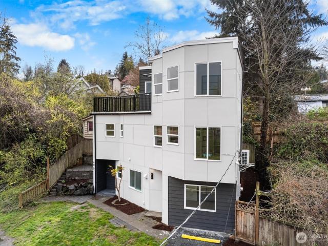 4047 25th Ave W, Seattle, WA 98199 | MLS #2498