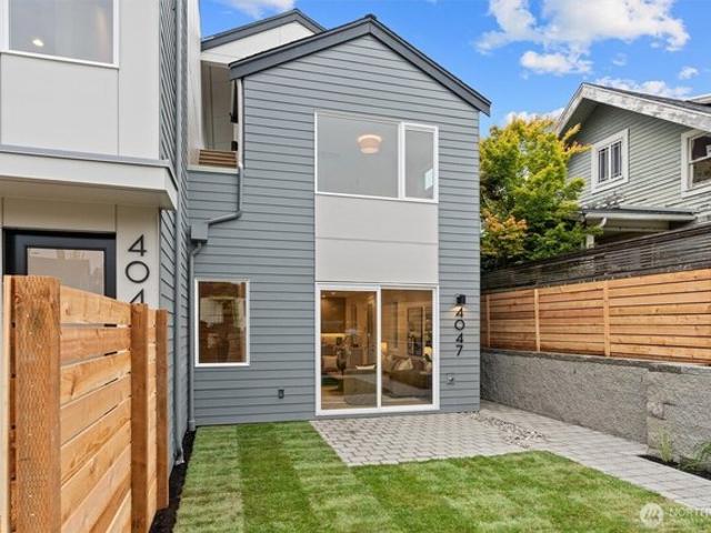 4047 44th Ave SW, Seattle, WA 98116