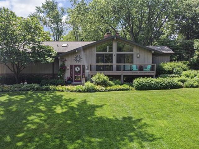 40484 Sunset Dr N, Antioch, IL 60002