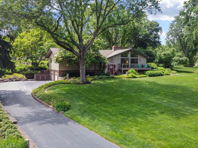 40484 Sunset Drive N