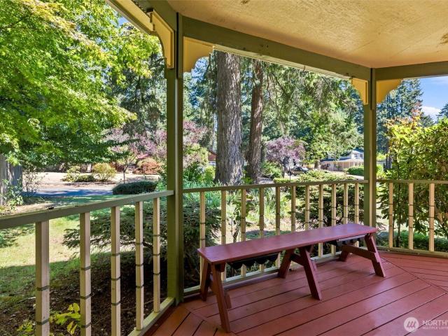4048 Oxford Loop SE