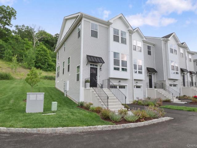 4048 Chestnut Ridge Road