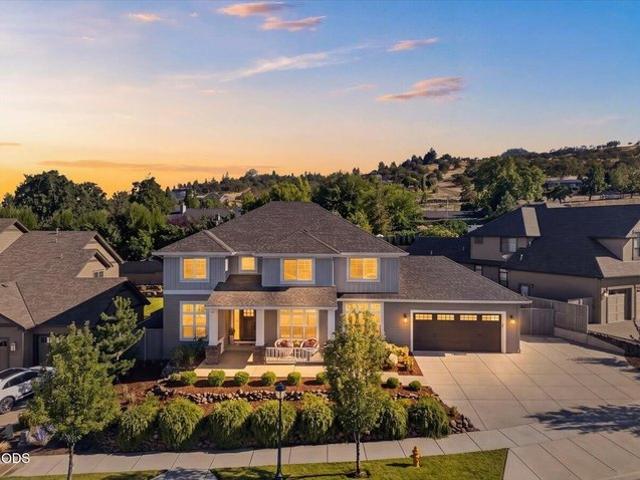 4048 Fieldbrook Ave, Medford, OR 97504