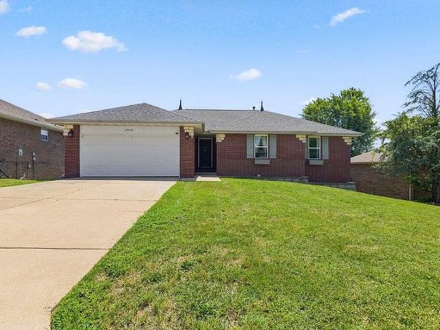 4048 W Falcon Dr, Battlefield, MO 65619
