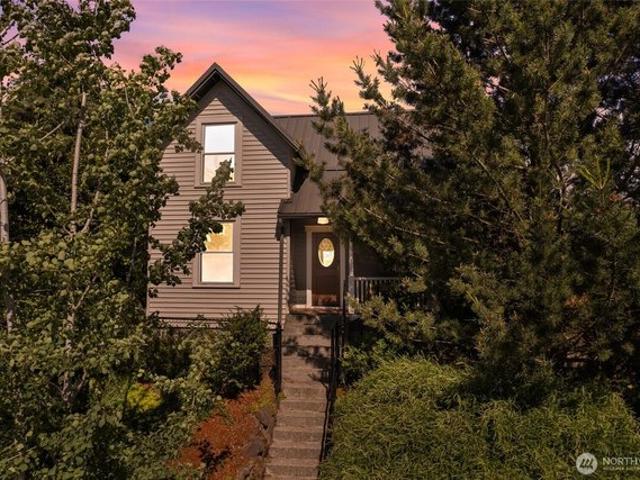 4048 37th Ave S, Seattle, WA 98118