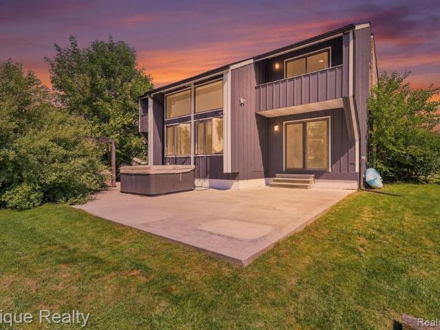 4049 Blue River Drive