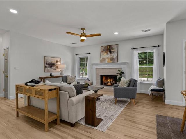 4049 Due West Road NW