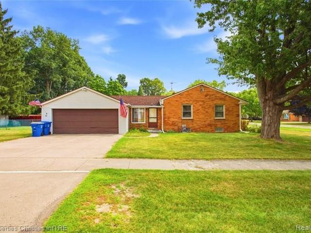 4040 Baybrook Dr, Waterford Township, MI 48329