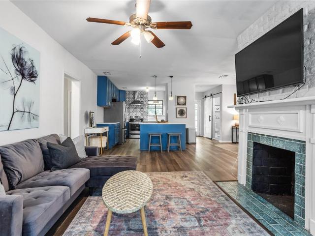 4040 Carolyn Road