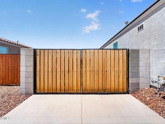 4040 e french trotter street