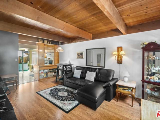 4040 Grand View Boulevard 60