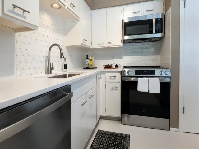 4040 San Felipe St, Unit 211, Houston, TX 77027 | MLS #63163 | Compass