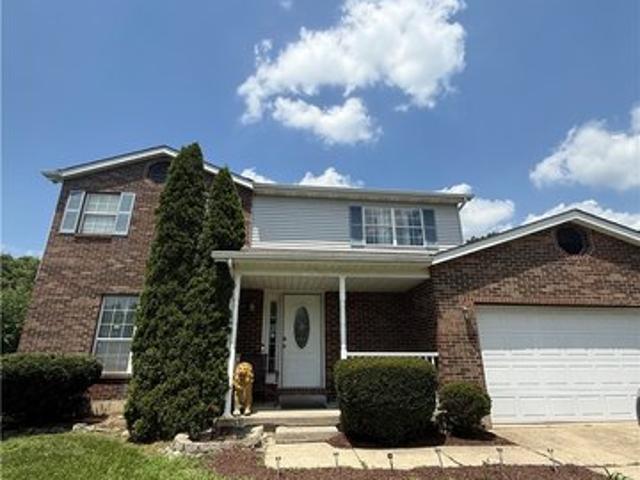4040 Schroeder Dr, Hamilton, OH 45011