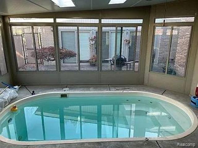 4040 W Outer Drive