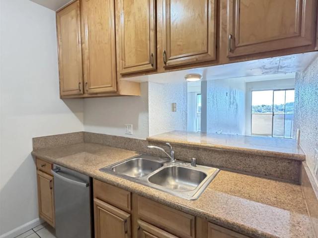 4041 Oakcrest Dr, Unit 408, San Diego, CA 92105 | MLS #260008 | Compass