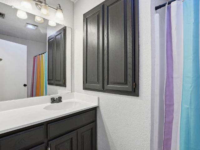 4041 Country Meadows Cir, Granbury, TX 76049 | MLS #21229