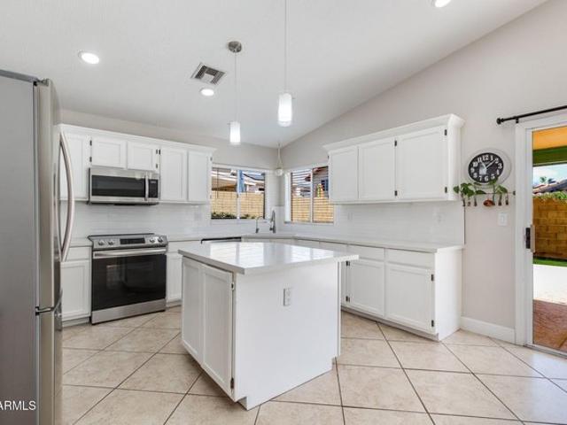 4041 W Avenida Del Sol Ave, Glendale, AZ 85310