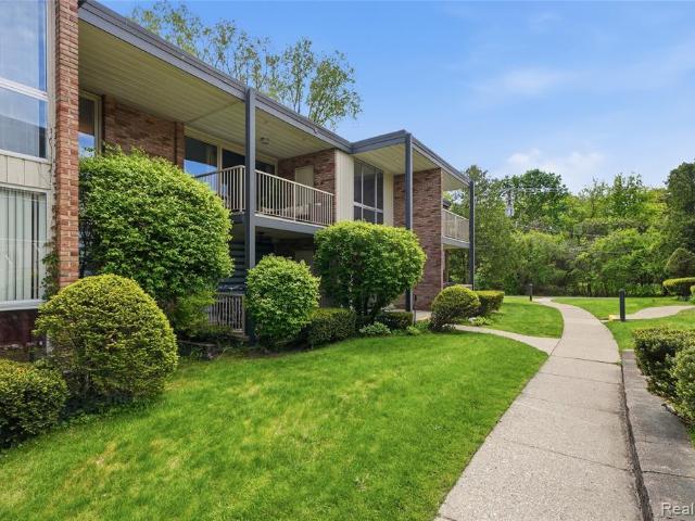 4041 W Maple Road # E203
