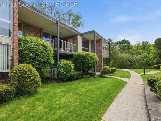 4041 W Maple Road # E203