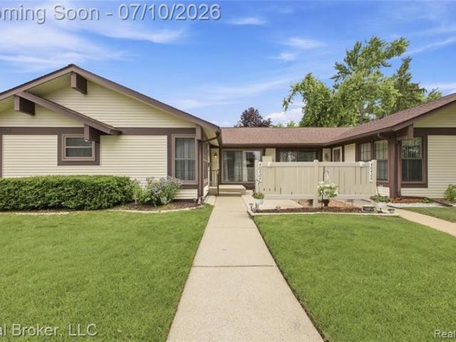 40424 Newport Dr Unit 73, Plymouth, MI 48170