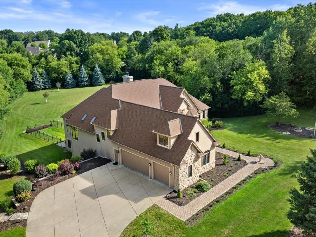 4042 Coopers Hawk Dr