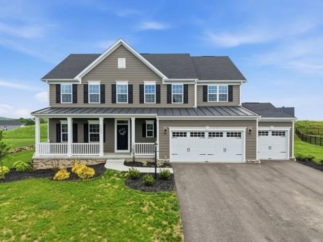 4042 Cross Creek Cir, Valencia, PA 16059