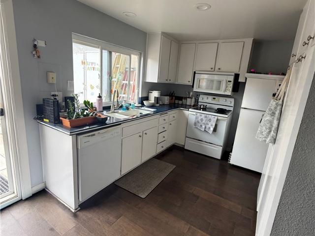 4042 Larwin