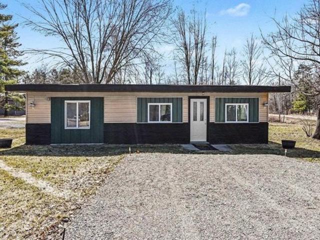 4042 S Oak Dr, Beaverton, MI 48612