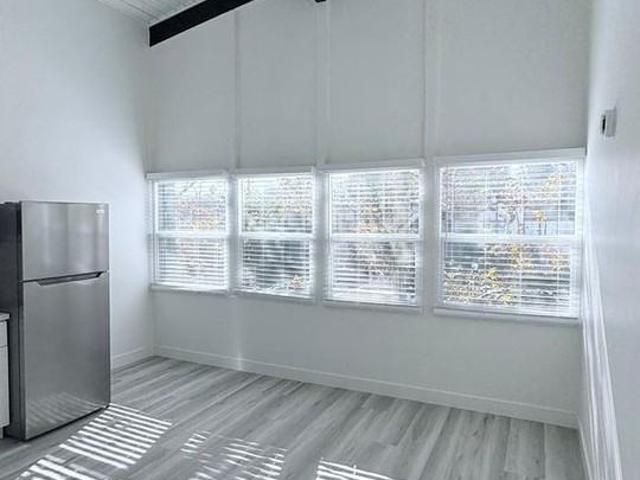 4043 Buckingham Studio Apartment for Rent at 4043 Buckingham Rd, Los Angeles, CA 90008 Congress West