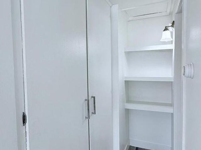 4043 Buckingham Studio Apartment for Rent at 4043 Buckingham Rd, Los Angeles, CA 90008 Congress West