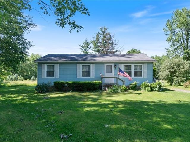 4043 Lakes Corners Rose Valley Rd, Clyde, NY 14433