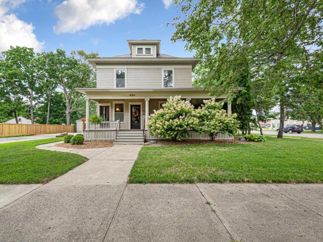 404 3rd Street NW