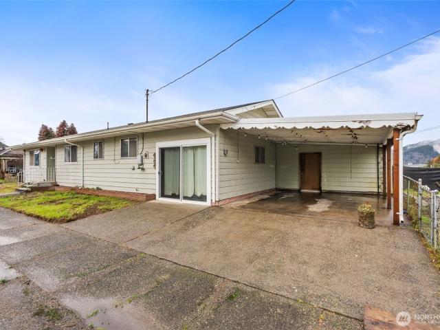 404 11th St, Raymond, WA 98577 | MLS #2459 | Compass