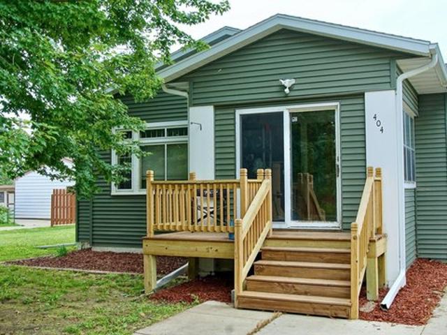 404 1st Ave SE, Pine Island, MN 55963