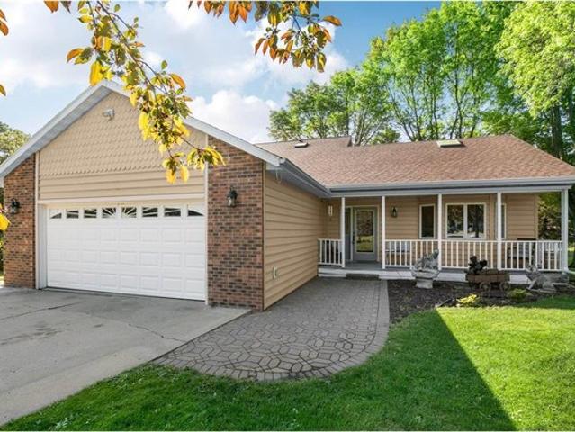 404 7th St NE, Melrose, MN 56352