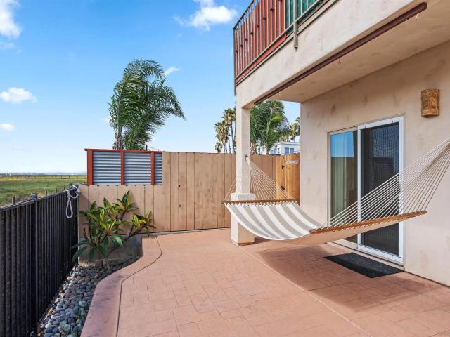 404 7th St, Imperial Beach, CA 91932 | MLS #260010